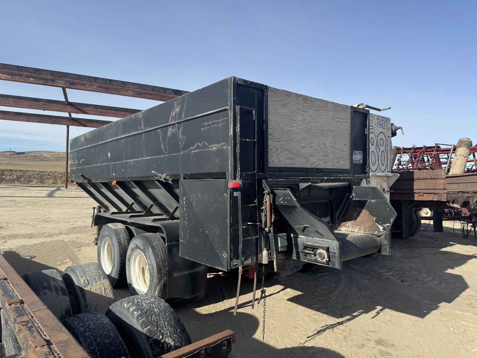 Potato, grain, self unloading, 18 foot, 30 inch wide belt, pup trailer ...