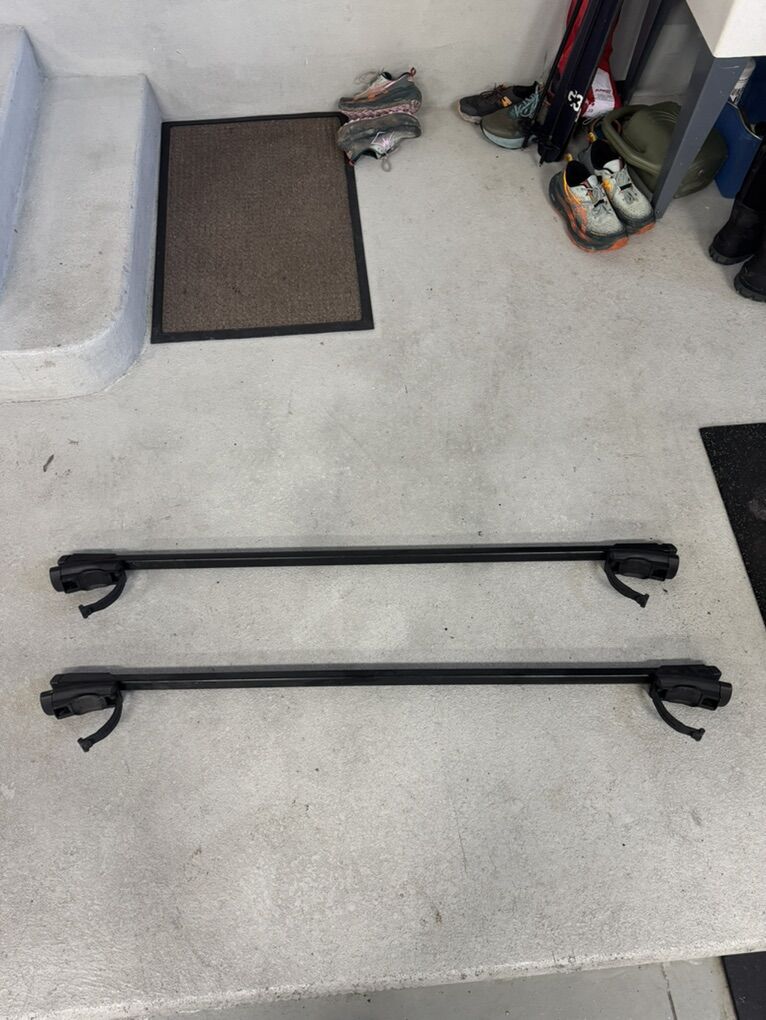 Thule WingBar Evo Crossbars & Rapid Crossroad Feet | Ski, Bike and Cargo Racks | KSL Classifieds