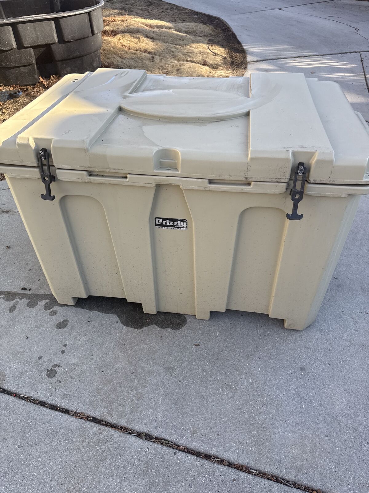 GRIZZLY 400 QT COOLER COLD PLUNGE, HUNTING | Other Fitness Equipment ...