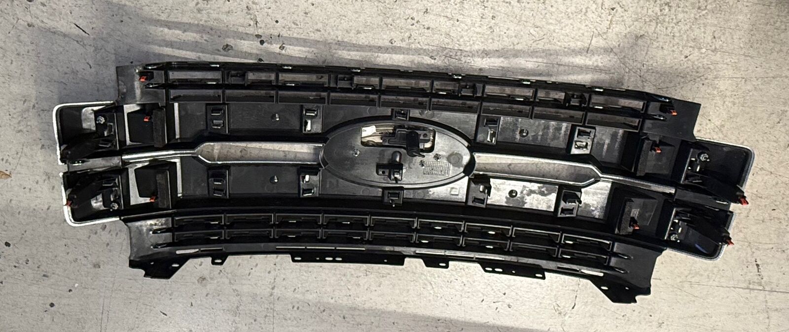 2017-2019 Genuine Ford Super Duty Front Radiator Grille Assembly | Auto ...