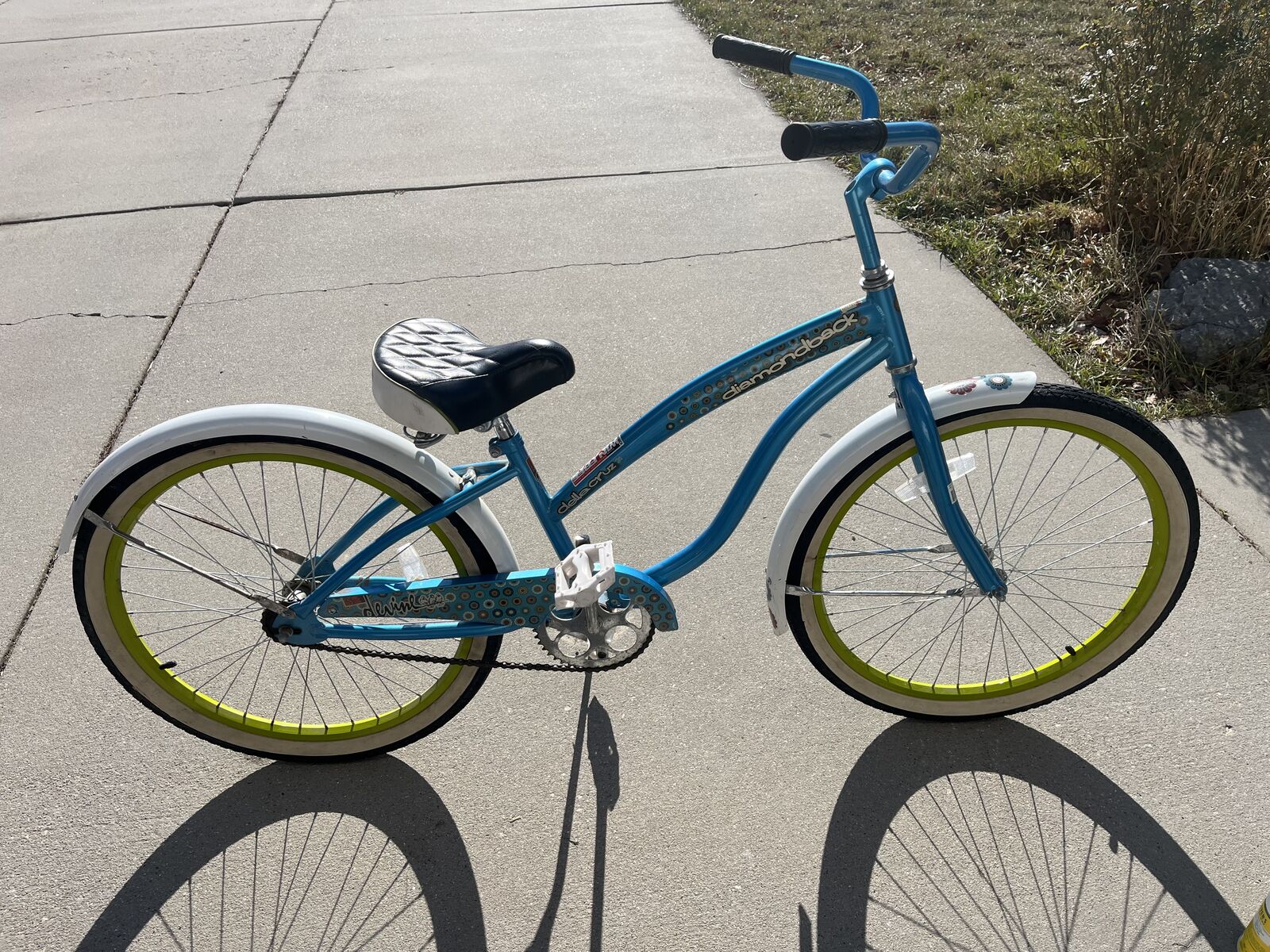 Ladies’ 24 Inch Diamondback Dellacruz Beach Cruiser Bike | Road Bikes ...