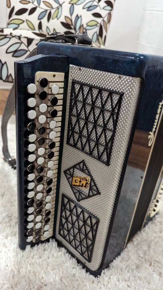 Unison Chromatic Button Accordion B System | Pianos, Keyboards, and ...