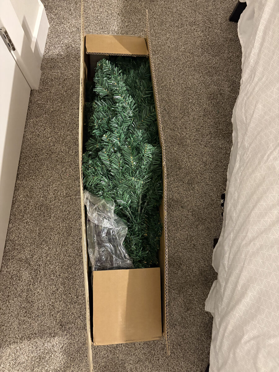 Prelit Artificial Spruce Christmas Tree 6 ft Tall Brand New in Box ...