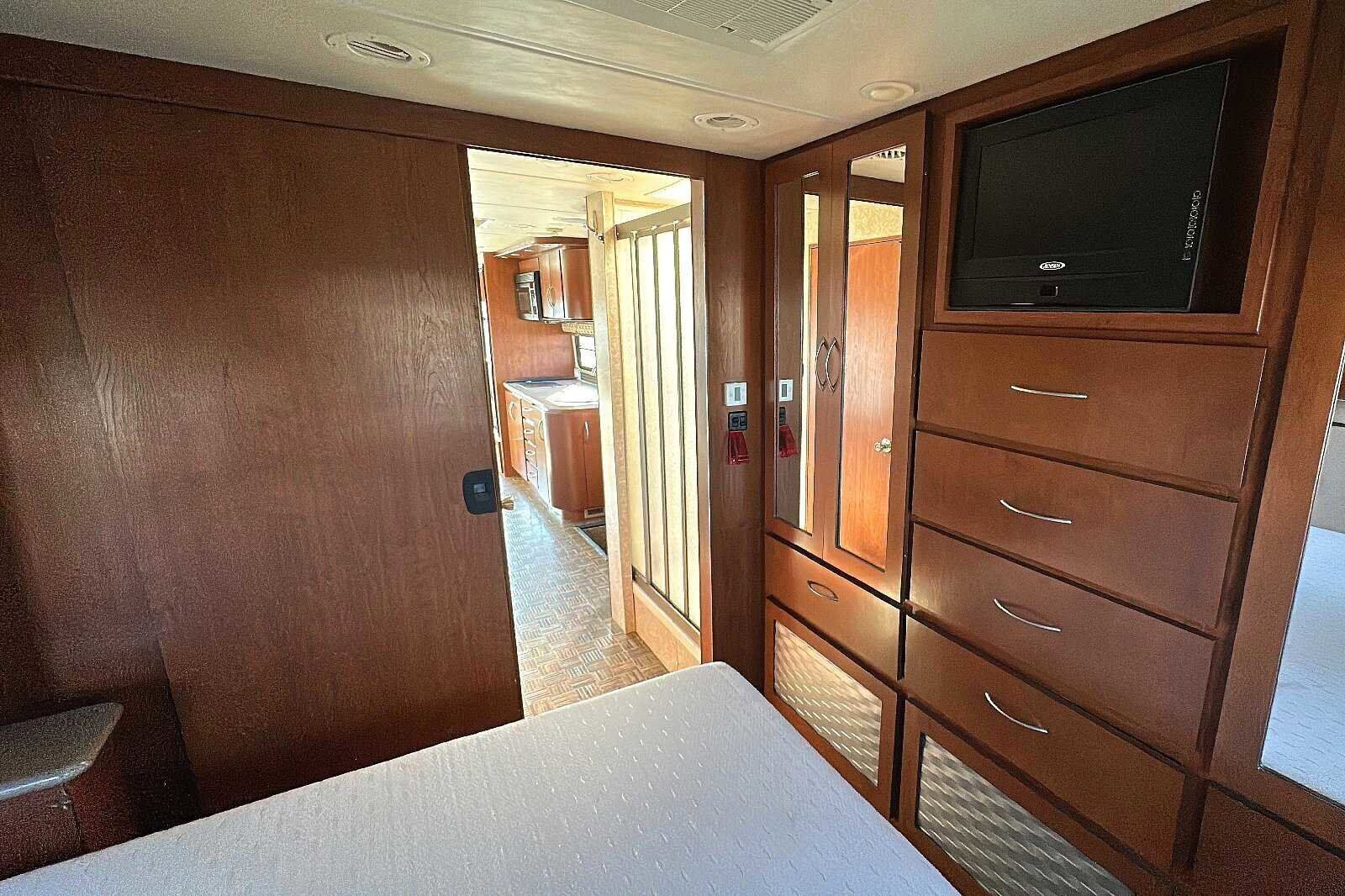 2011 Four Winds (Thor) Serrano0 321X | Motorhomes | KSL Classifieds