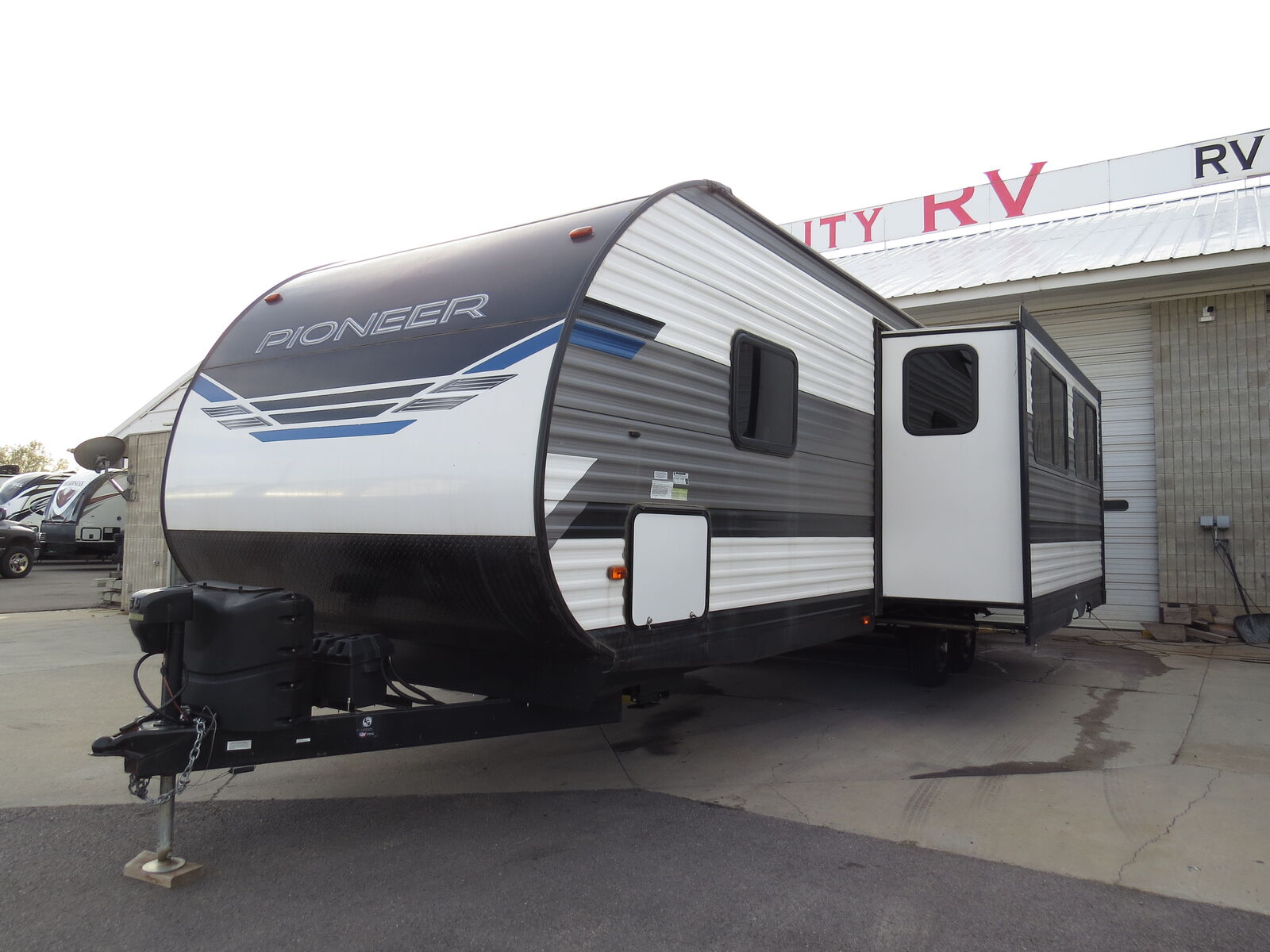 2022 Heartland Pioneer 28' Bunks! | Travel Trailers, Bumper Pull | KSL ...