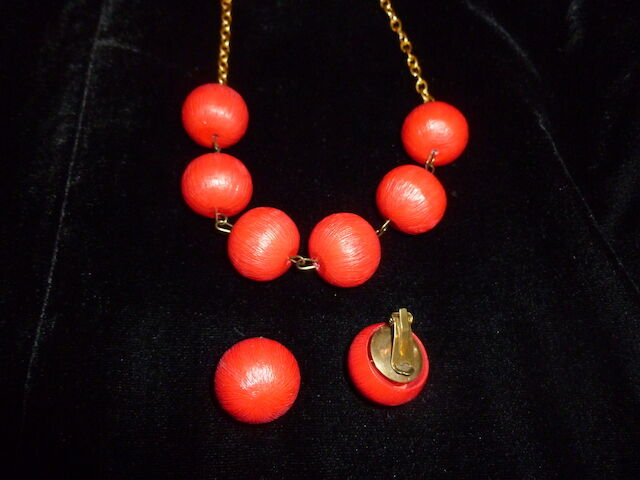 1950's Red Carved Wooden/Plastic Type Bead Choker and Earring | Jewelry ...