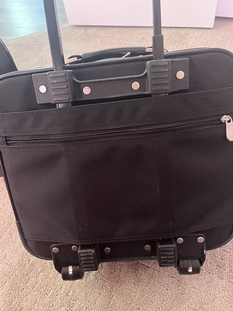 Business Carry On With Wheels | Luggage & Bags | KSL Classifieds