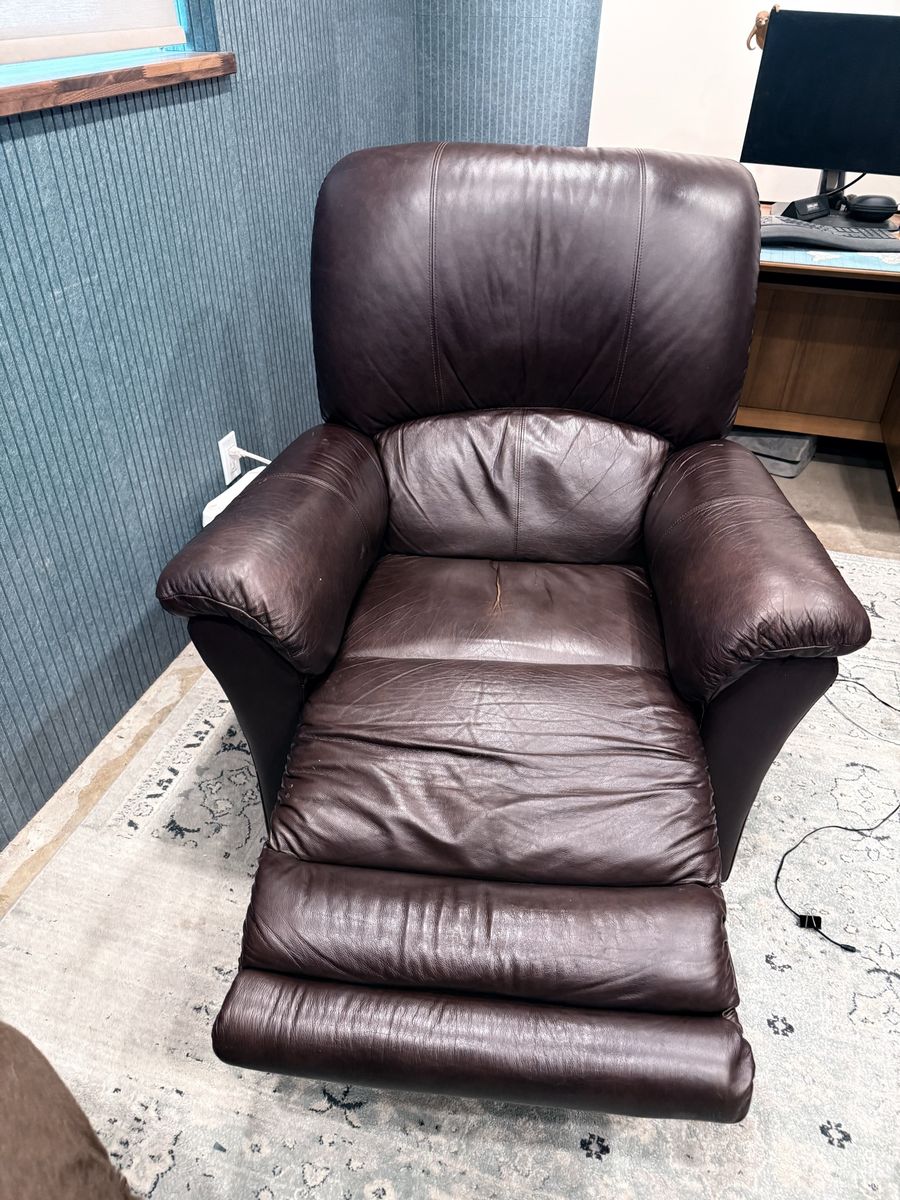 Lazy boy Leather Recliner | Recliners and Rocking Chairs | KSL Classifieds