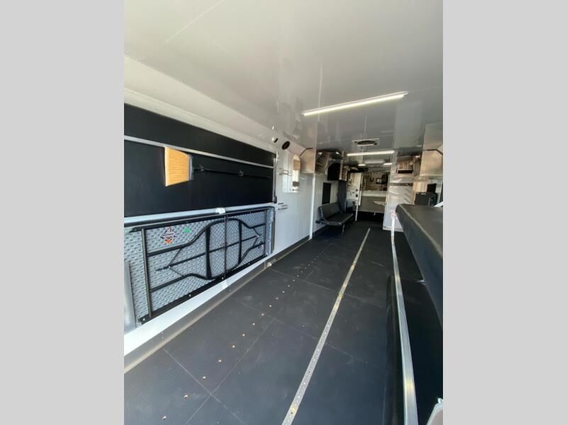 New 2025 Trails West FreeRide DEMO 30' GN | Travel Trailers, Toy Hauler ...