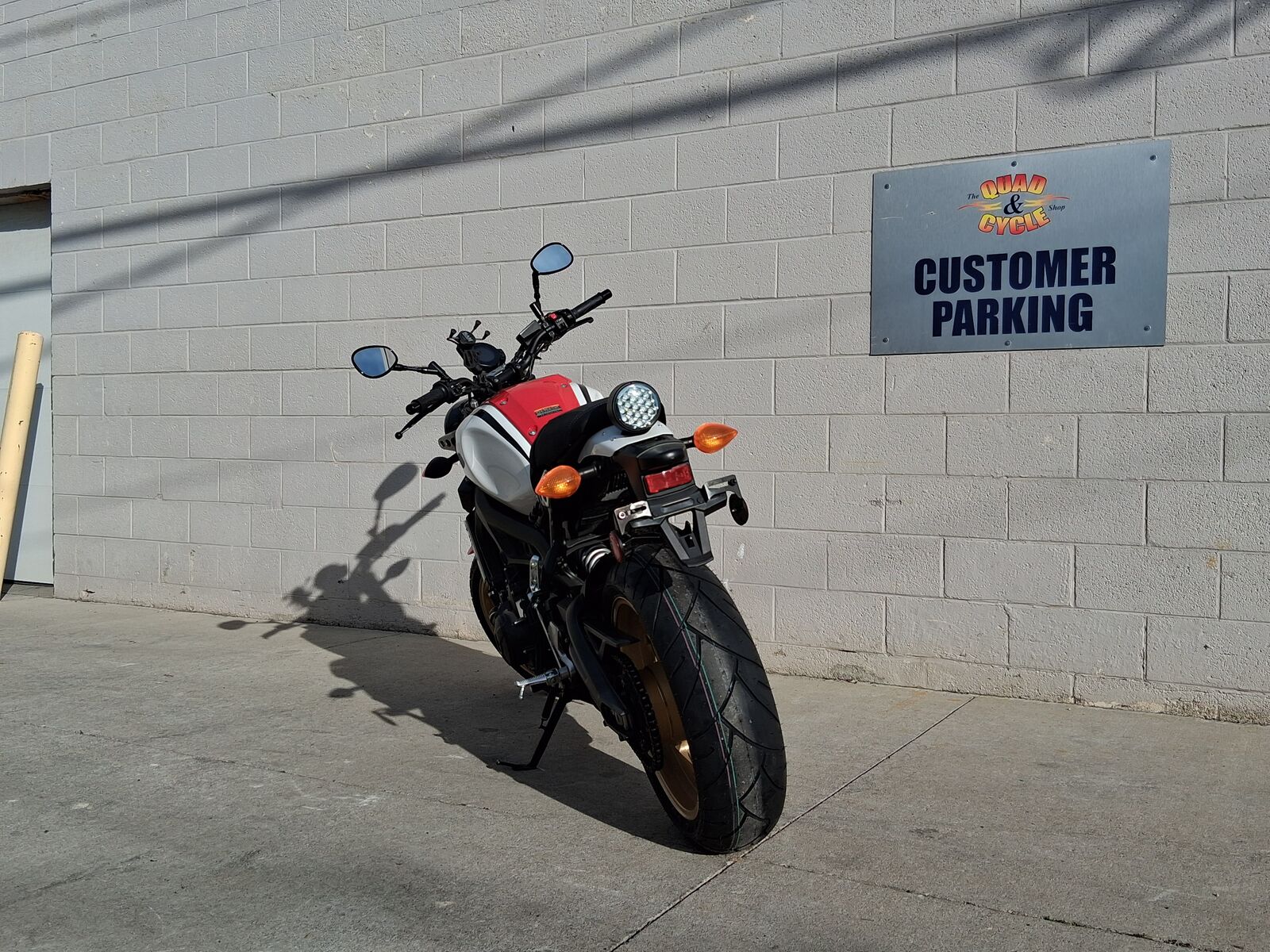 2020 Yamaha XSR900 – Radical White/Rapid Red – Only 4,261 Miles ...