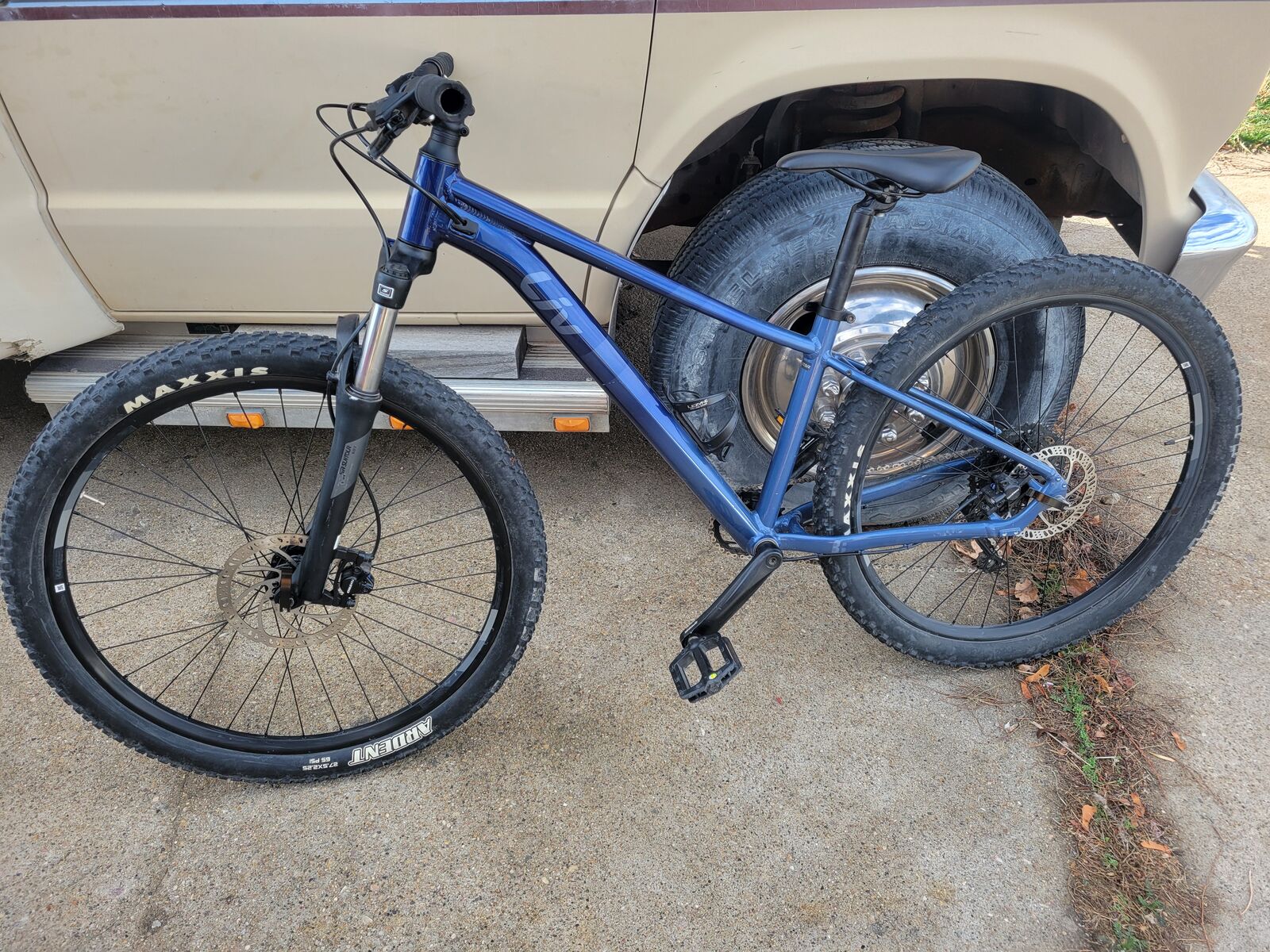 Giant liv mountain bike small 27.5 | Mountain Bikes | KSL Classifieds