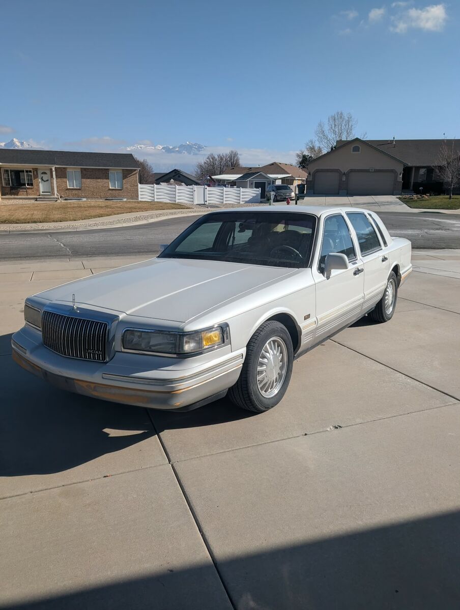 1997 Lincoln Town Car Signature in South Jordan, UT | KSL Cars