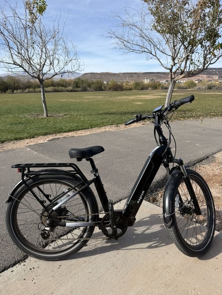 Magnum Cosmo 2.0 E-Bike - Less Than 25 Miles | Electric Bikes | KSL Classifieds