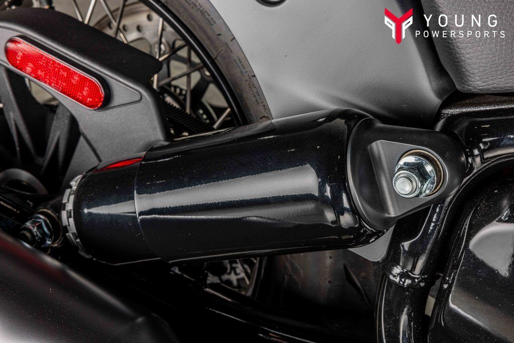 2025 Indian Motorcycle® Chief® Bobber Dark Horse® Black Smoke ...