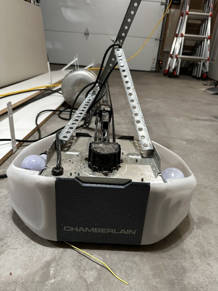 Chamberlain 3/4 HP Quiet Belt Garage Door Opener | Electrical | KSL ...