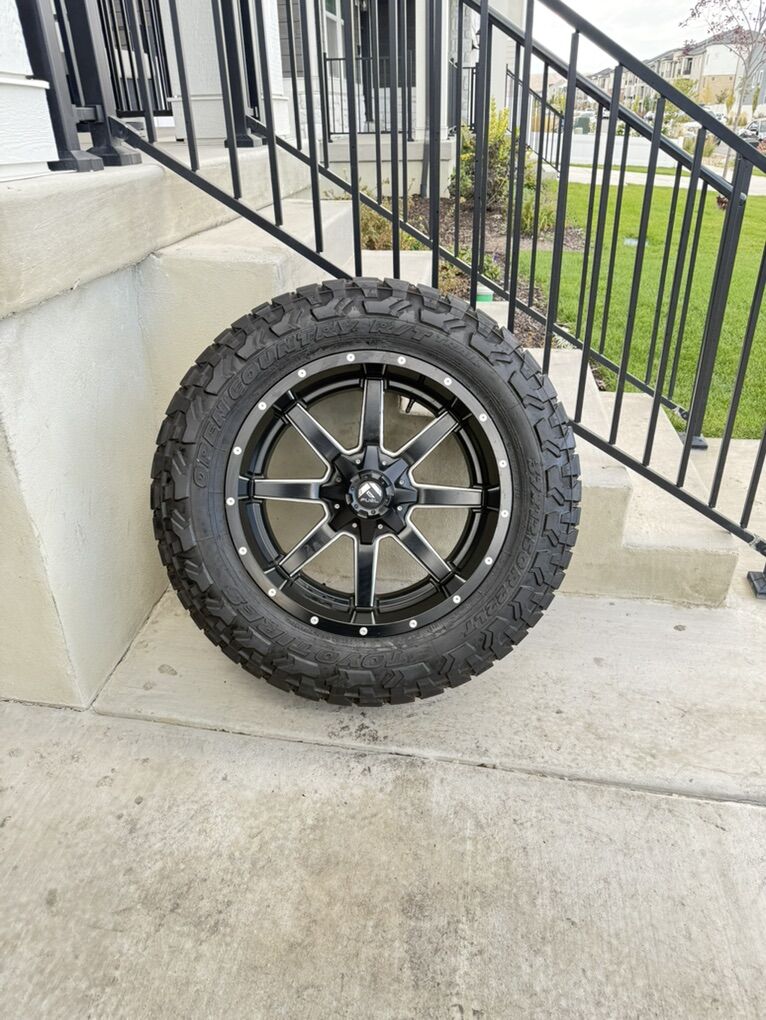 Dodge Ram 3500 Rims and Tires 37/12.50R22 Toyo RT | Wheels and Tires ...