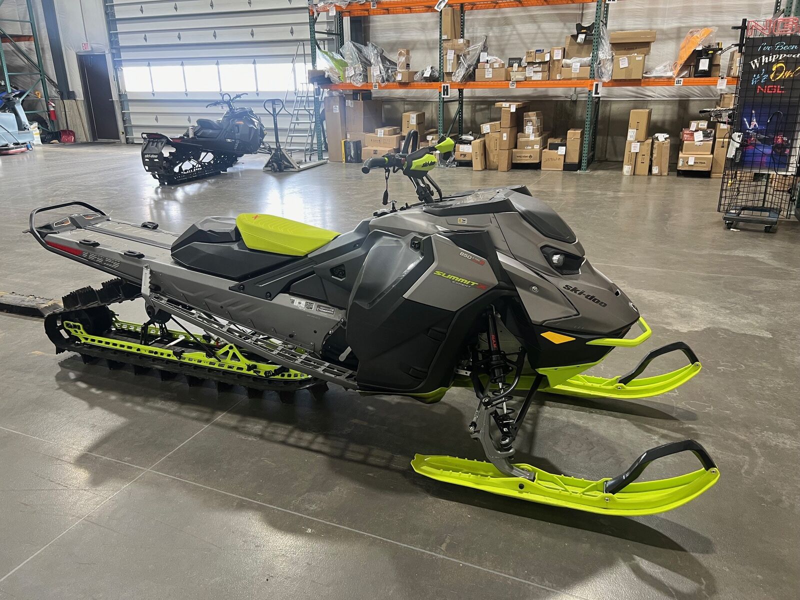 2023 SKI-DOO SUMMIT EXPERT TURBO 165” 10.25” SILVER/BLACK | Snowmobiles ...