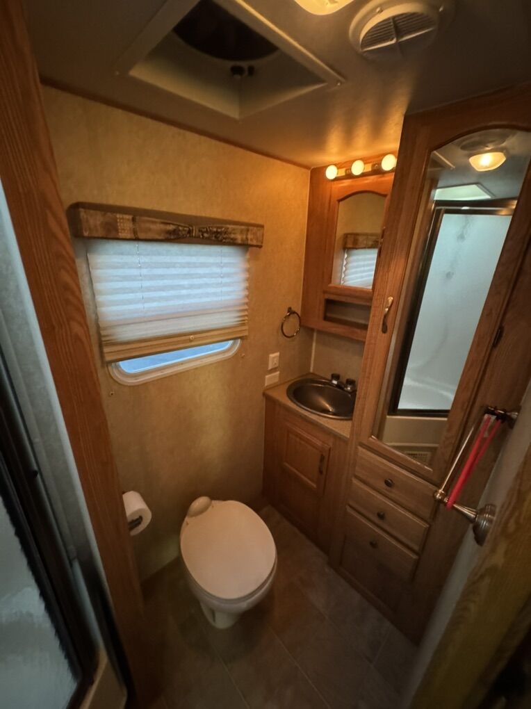 Clean Forest river sierra Slide Out + extras | Travel Trailers, Bumper ...