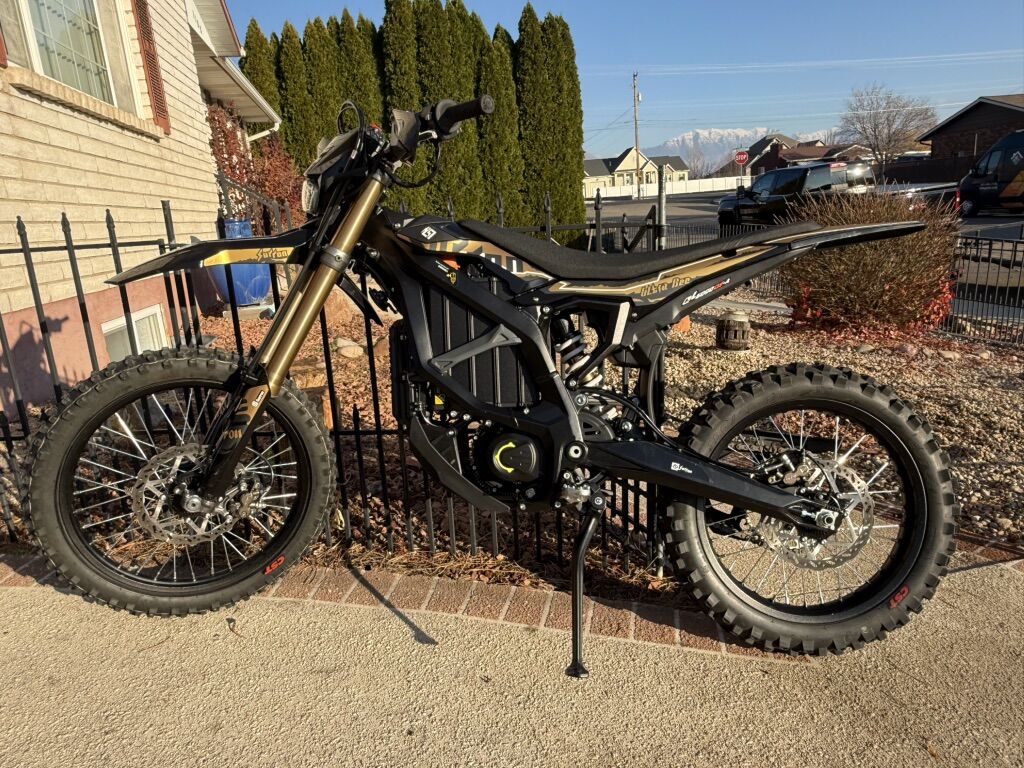 2025 surron Ultra B blacked Out Model | Motorcycles, Dirt Bikes Used ...