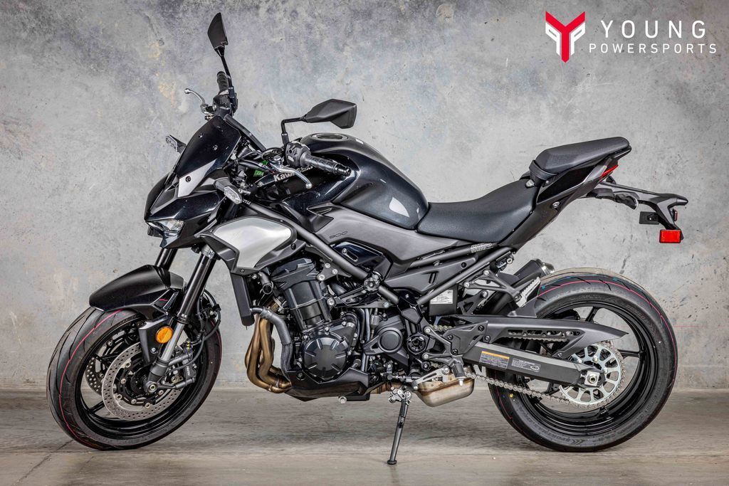 2025 Kawasaki Z900 ABS Metallic Spark Black/Metallic Carbon Gray ...