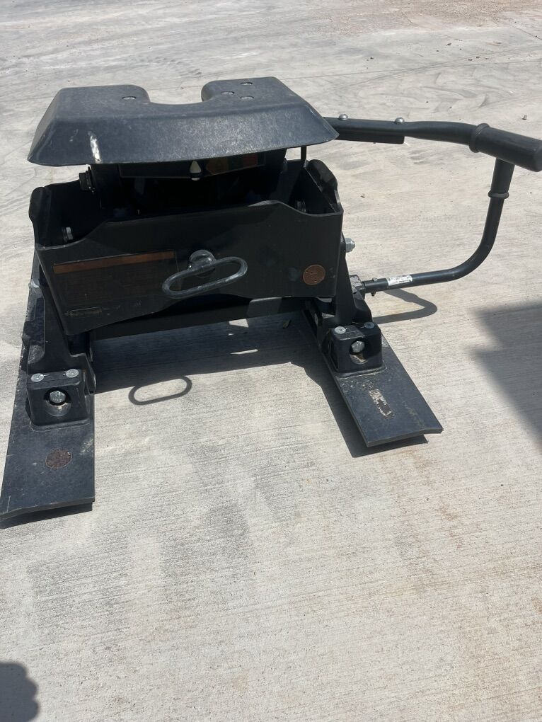 CURT A20 5th Wheel Sliding Hitch | Hitches | KSL Classifieds