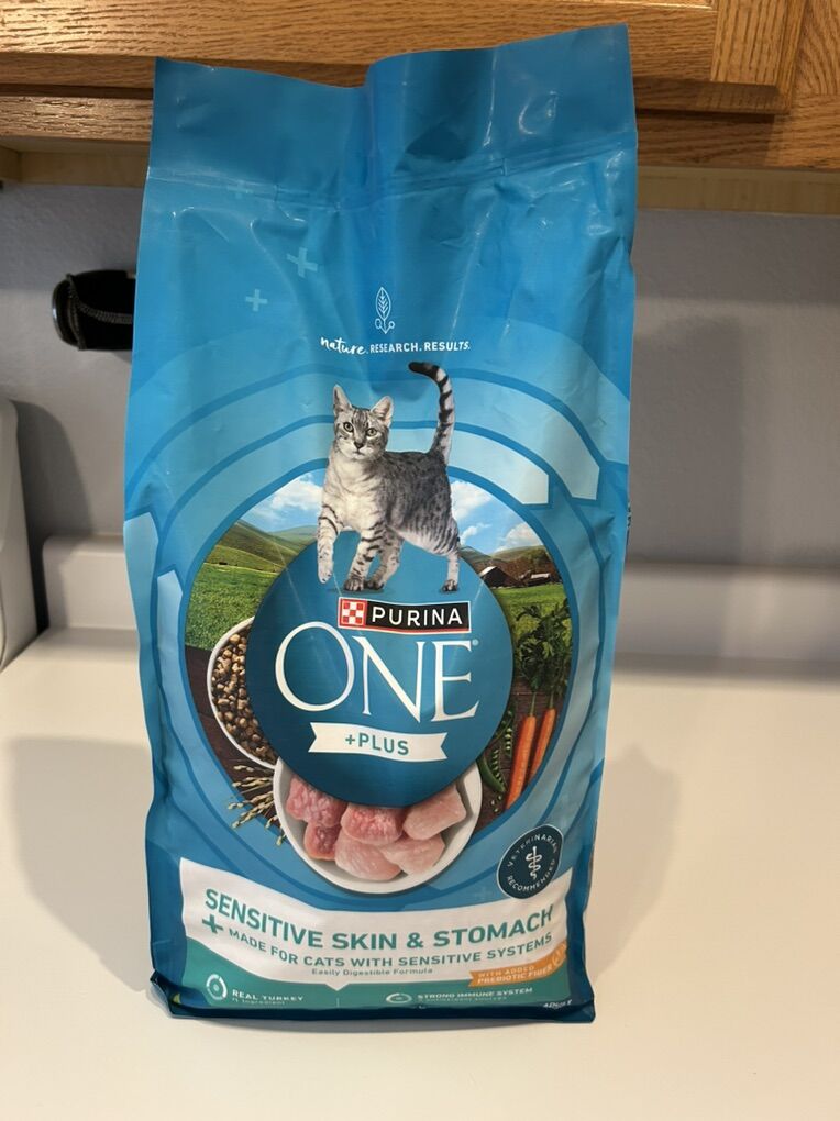 Purina One + Dry Cat Food | Pet Equipment and Supplies | KSL Classifieds