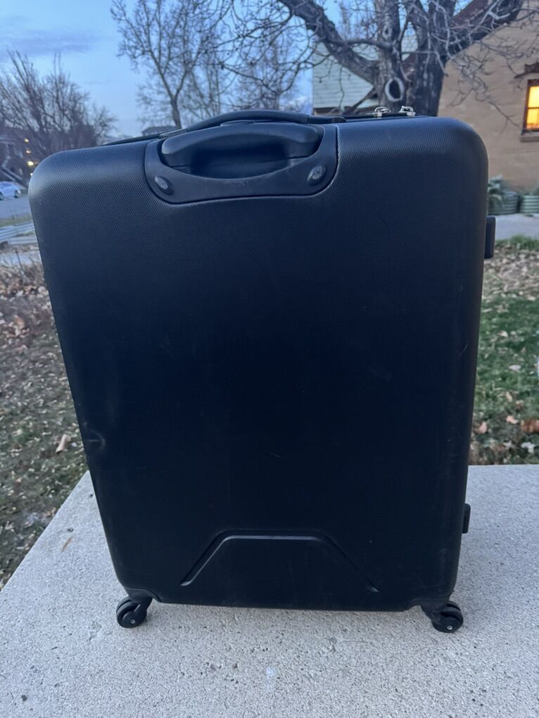 Andare Black Hard Shell 29 tall Luggage | Luggage & Bags | KSL Classifieds