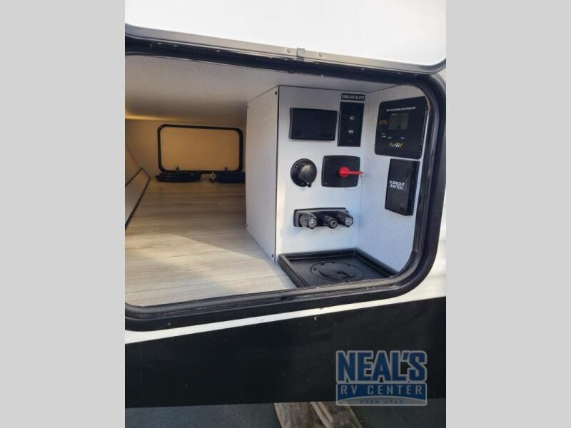 2025 EAST TO WEST Della Terra 221ML | Travel Trailers, Bumper Pull ...