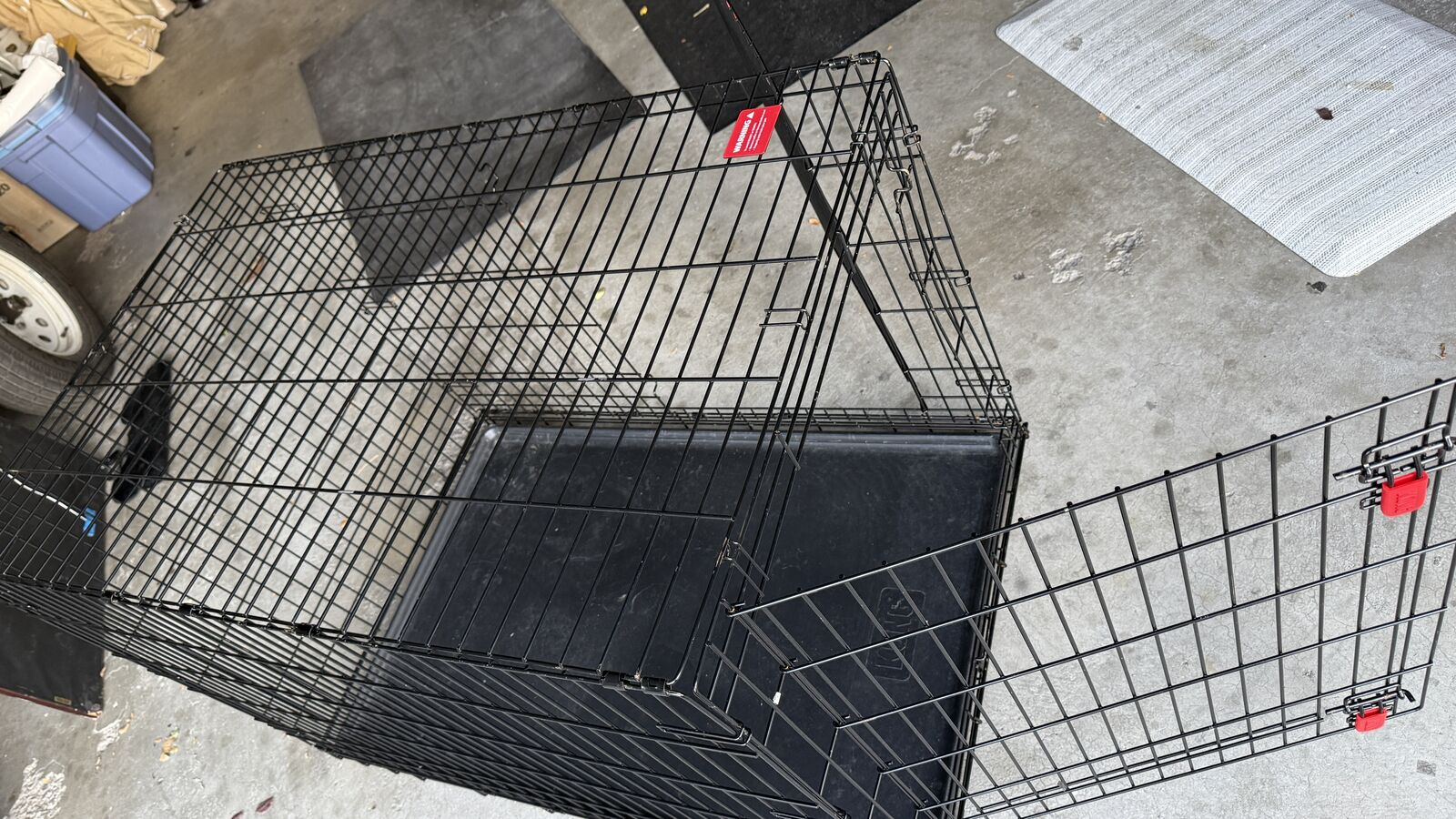 Excellent Dog Crate with tray and 3 inch pad!! | Pet Equipment and ...