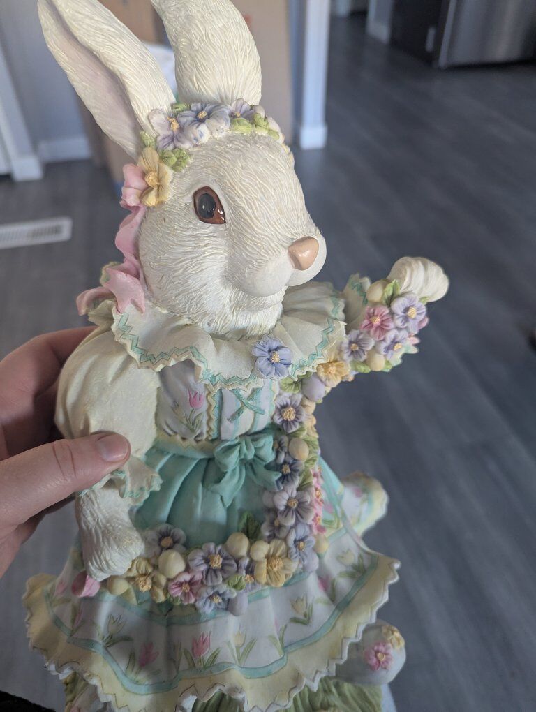 Spring Bunny Figurine | Ceramics/Porcelain/Glass/Pottery | KSL Classifieds