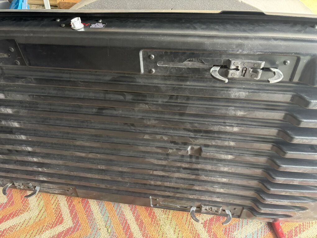 Thule Rooftop Cargo Box | Ski, Bike and Cargo Racks | KSL Classifieds