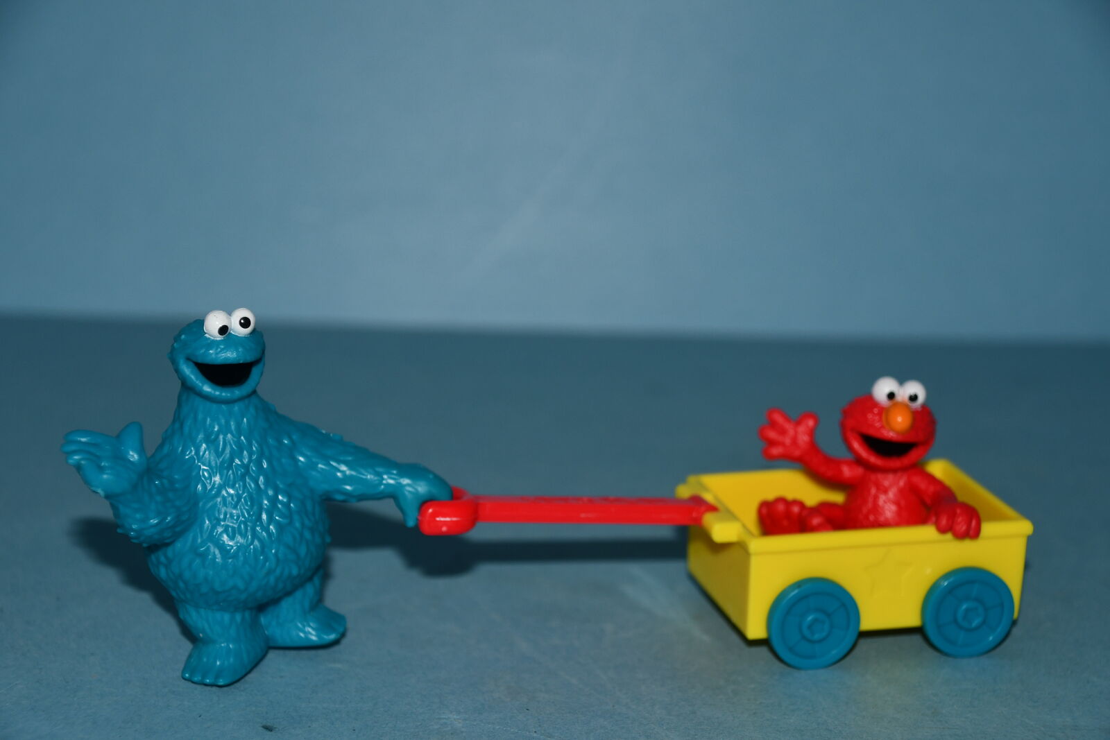 NEW "SESAME STREET" PLAY SET ~ BIG BIRD, ELMO, COOKIE MONSTER, TOW ...