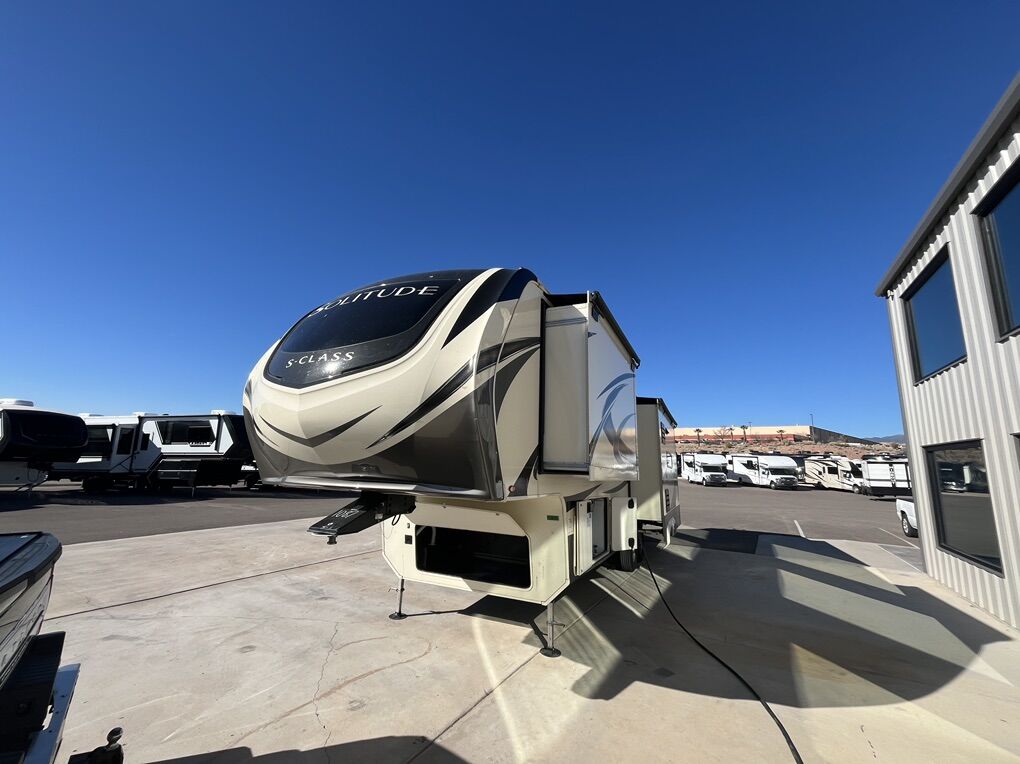 Immaculate '21 Grand Design Solitude 5th Wheel | Travel Trailers, 5th ...