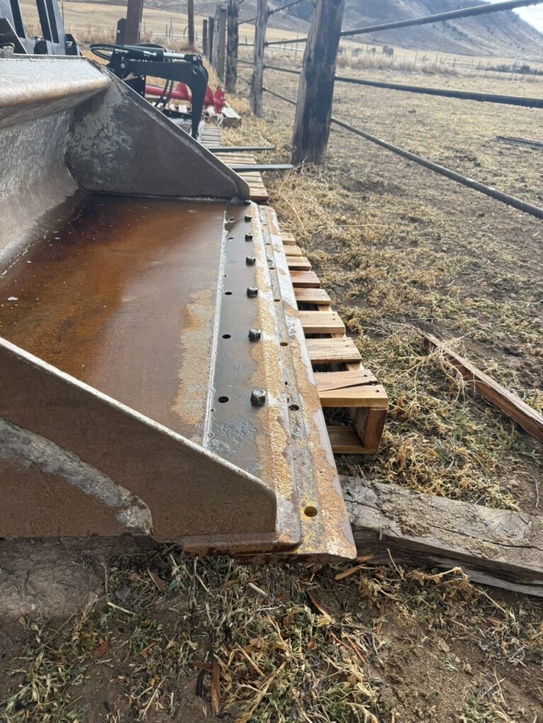 Cat 68 Skid Steer Or Compact Track Loader Bucket | Skid Steer Loaders ...