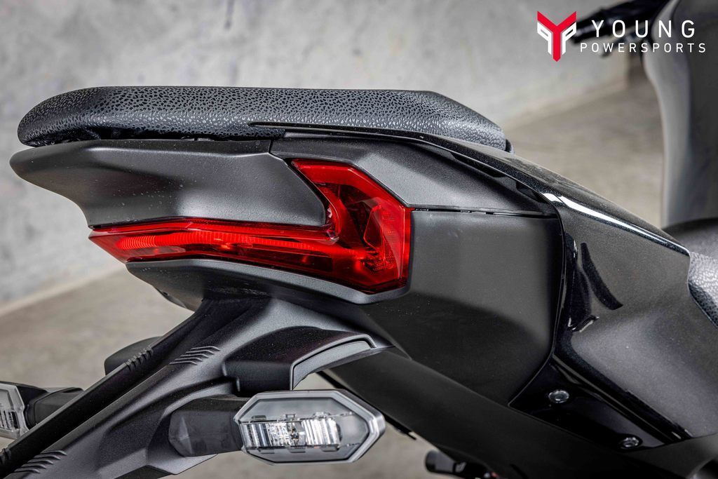 2025 Kawasaki Z900 ABS Metallic Spark Black/Metallic Carbon Gray ...