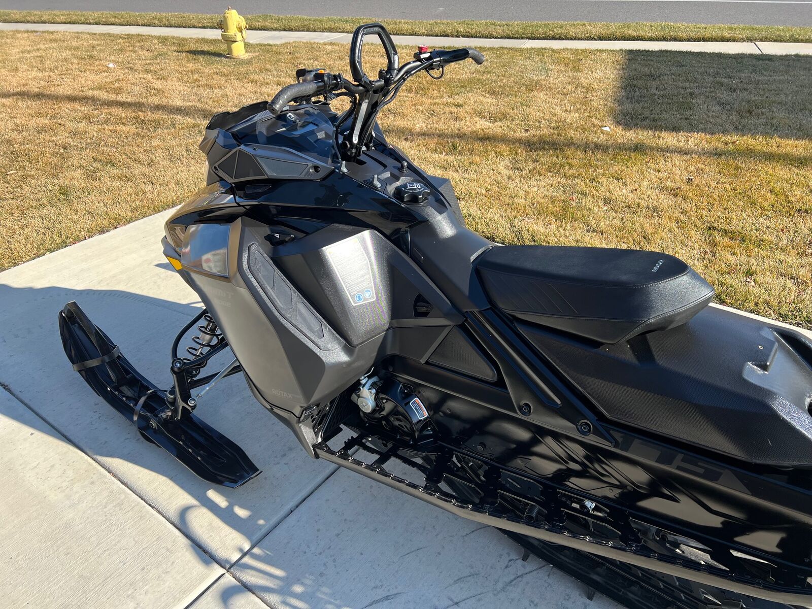 2022 SKI-DOO Summit Edge 175 850 E-TEC SHOT PowderMax Light FlexEdge 3. ...