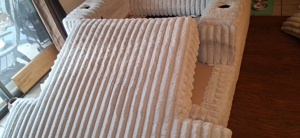 oversized chaise | Couches and Loveseats, Fabric | KSL Classifieds