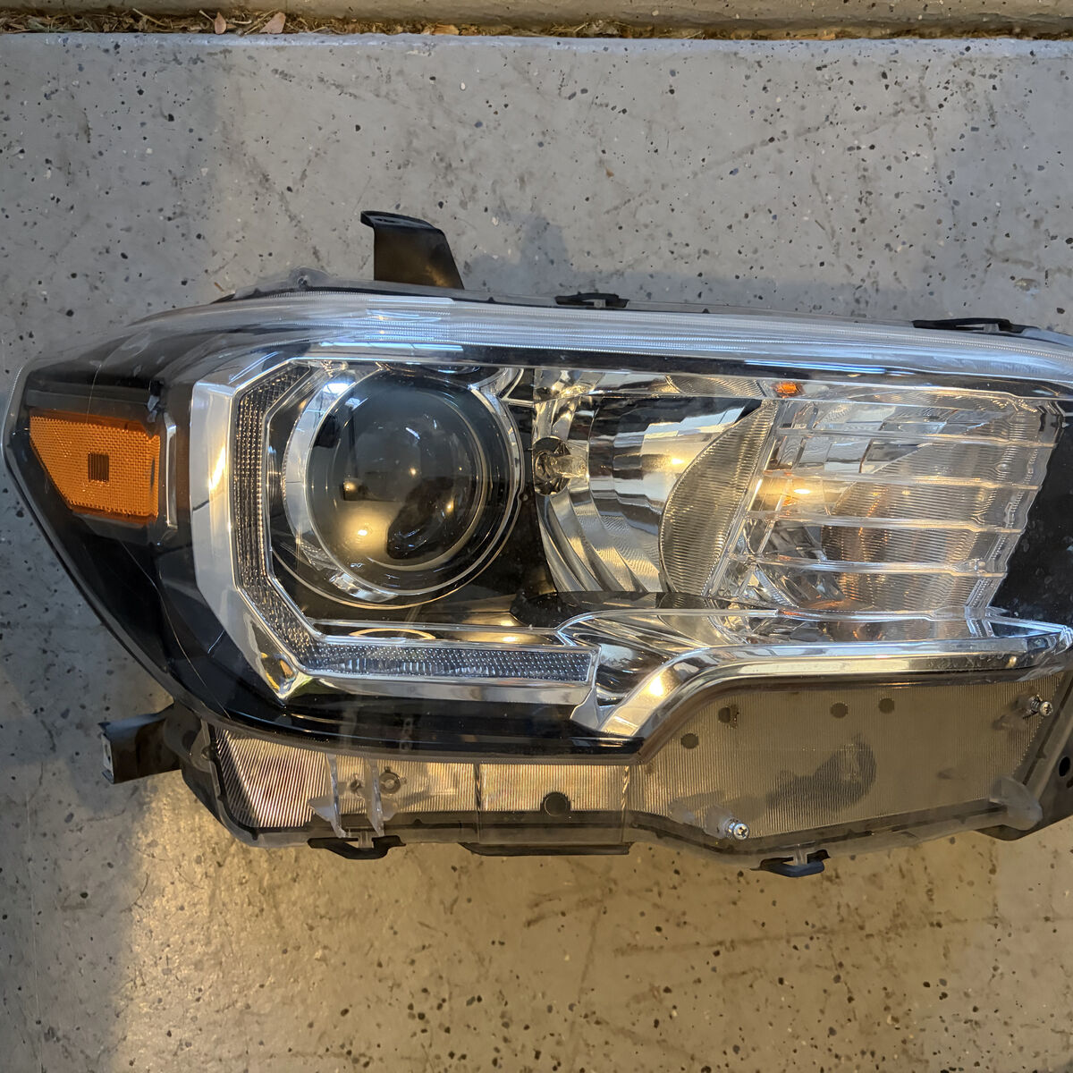 2019 Toyota Tacoma Off Road Headlights | Auto Accessories | KSL Classifieds