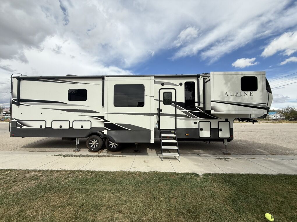 2021 Alpine 3790FK | Travel Trailers, 5th Wheel | KSL Classifieds