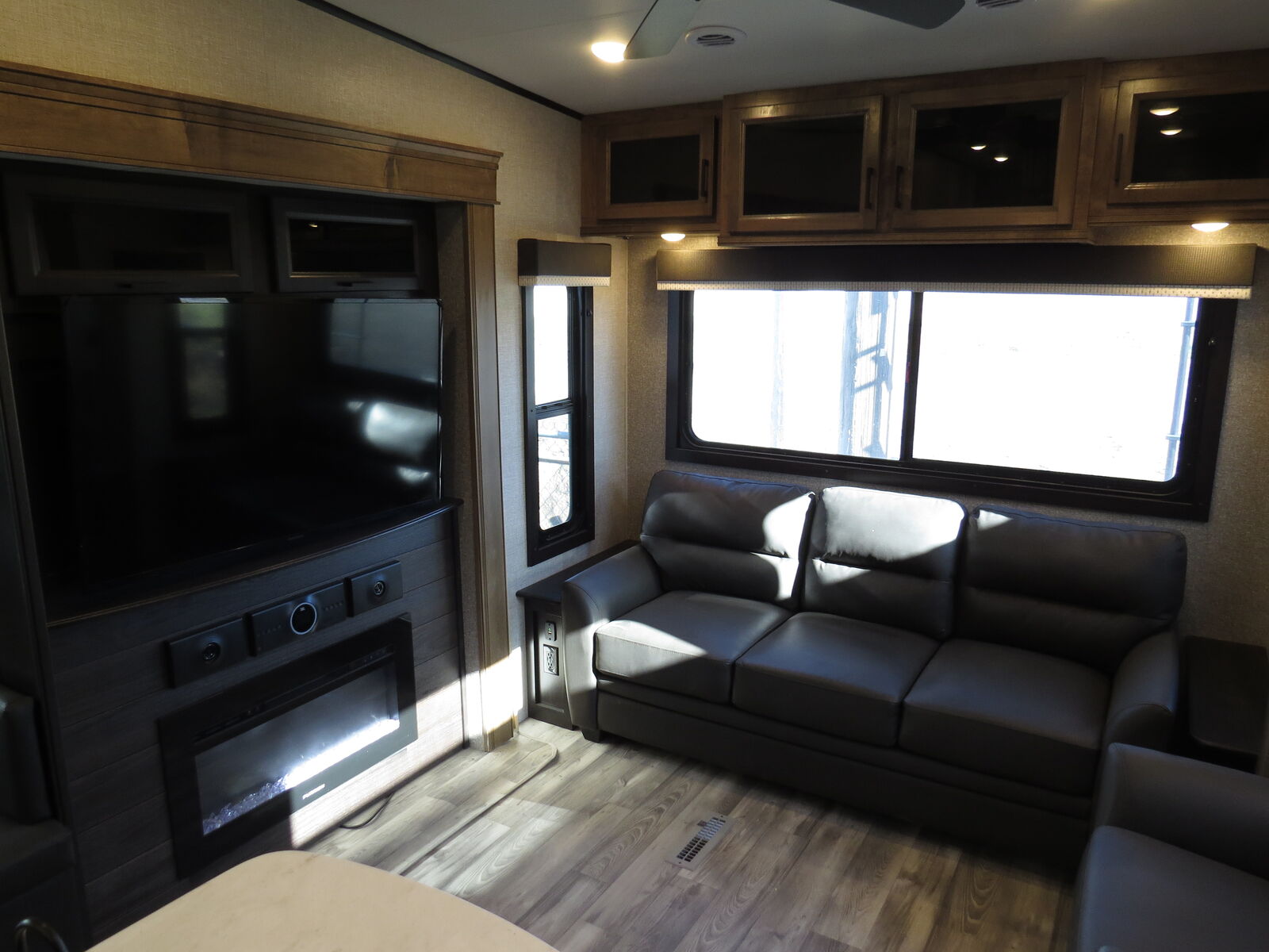 2022 Jayco Eagle 317RLOK (Solar & Washer & Dryer Combo) | Travel ...