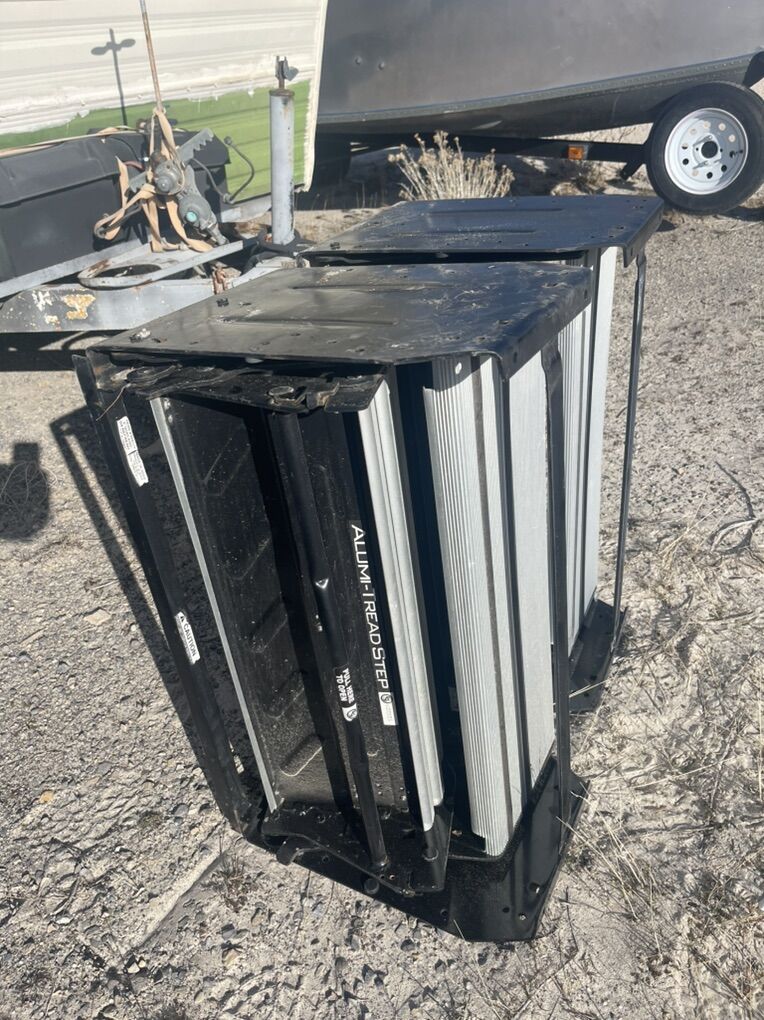 ALUMI-TREAD QUAD ALUMINUM RV STEP - LIPPERT | Motorhome and Travel ...