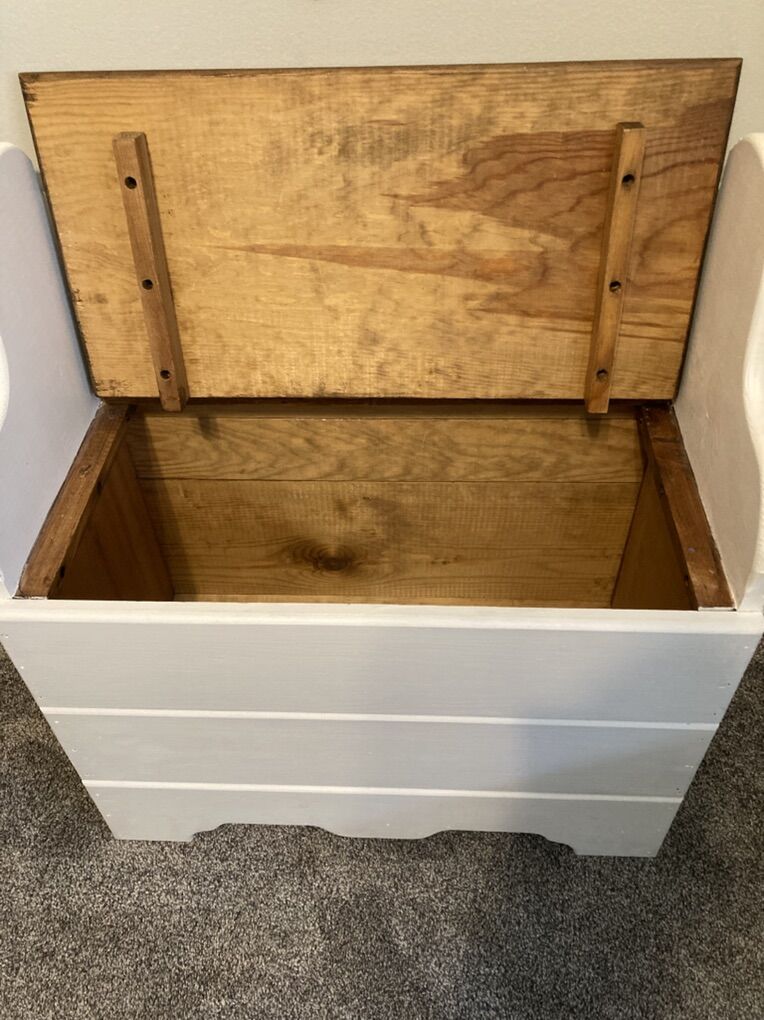 Small Cedar Chest | Buffets, Hutches and Curios | KSL Classifieds