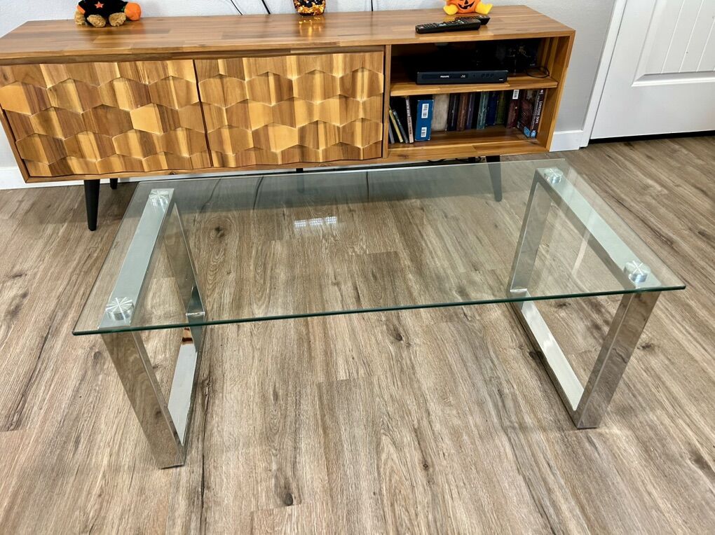 Modern Glass Coffee Table | Coffee Tables and End Tables | KSL Classifieds