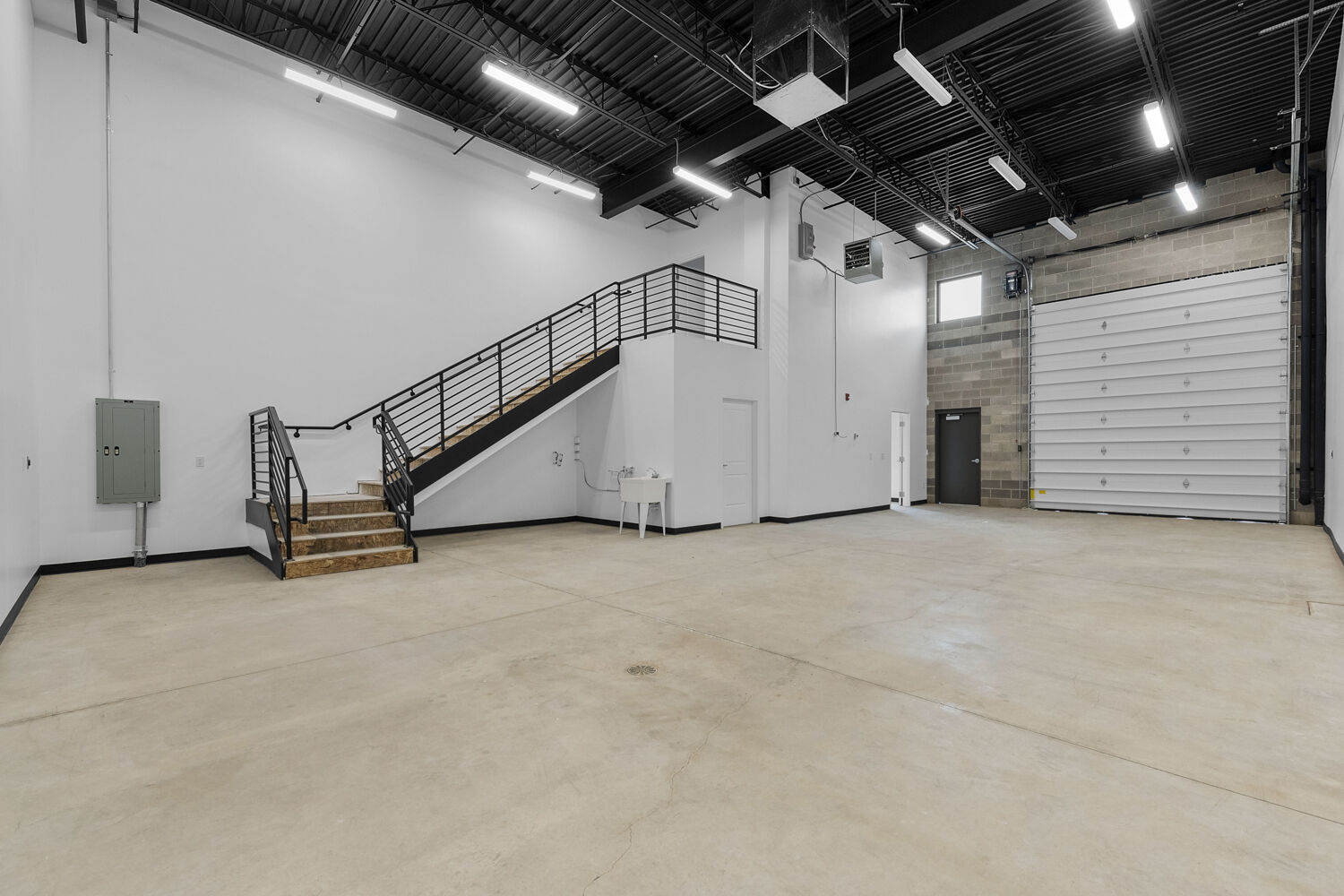 1550 sqft TEMPERATURE CONTROLLED Industrial Flex Warehouse Unit for ...