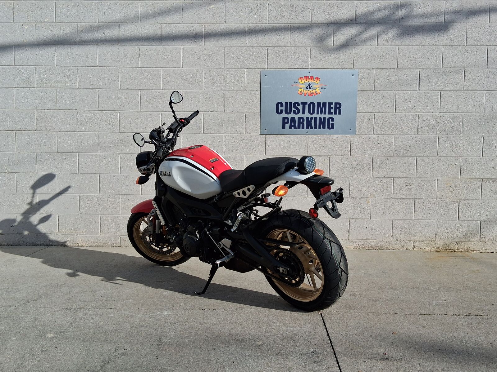 2020 Yamaha XSR900 – Radical White/Rapid Red – Only 4,261 Miles ...