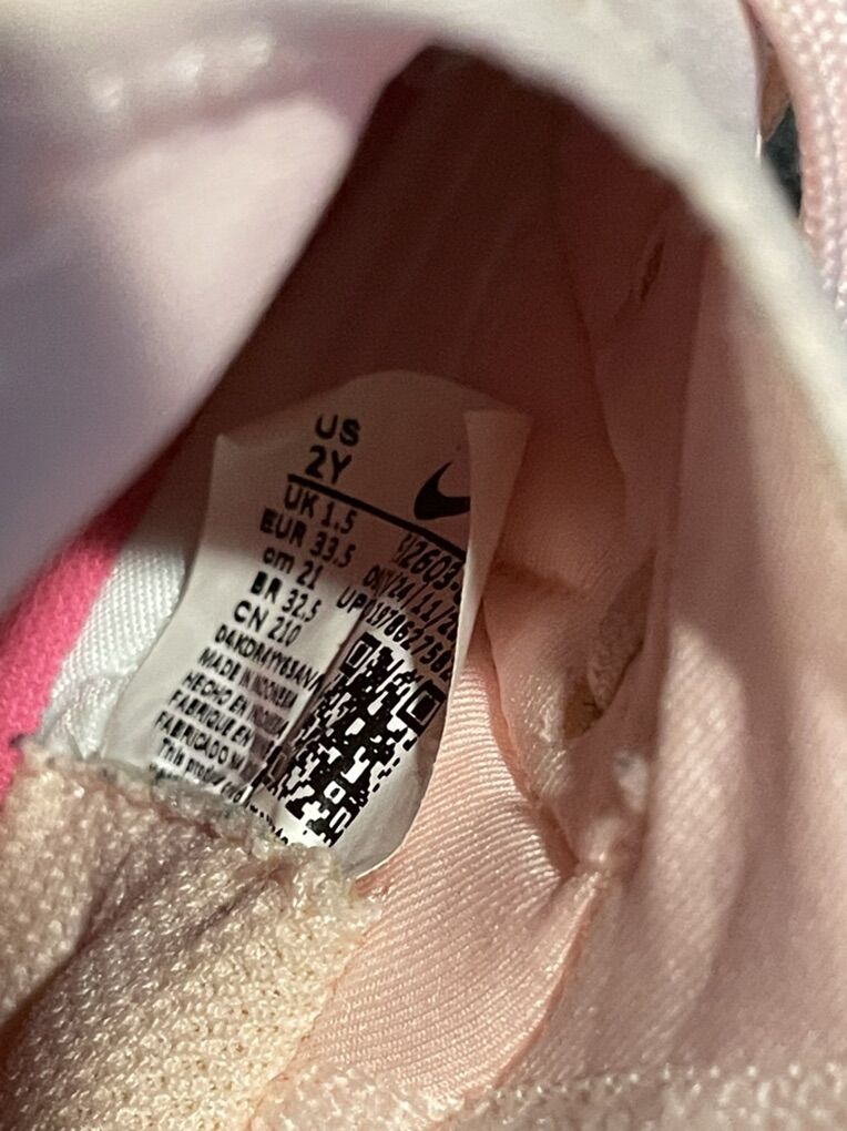 Nike Phantom Luna II Academy Soccer Cleats Size 2Y | Boy's Shoes | KSL ...