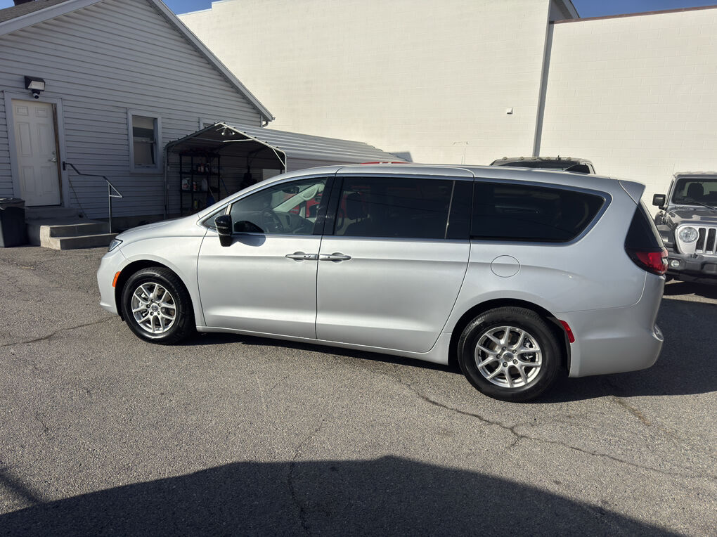 2024 Chrysler Pacifica Touring L in Murray, UT | KSL Cars