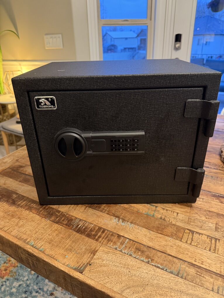 TigerKinG Fireproof Digital Safe 1.24 Cu Ft | Gun Safes and Gun Racks ...