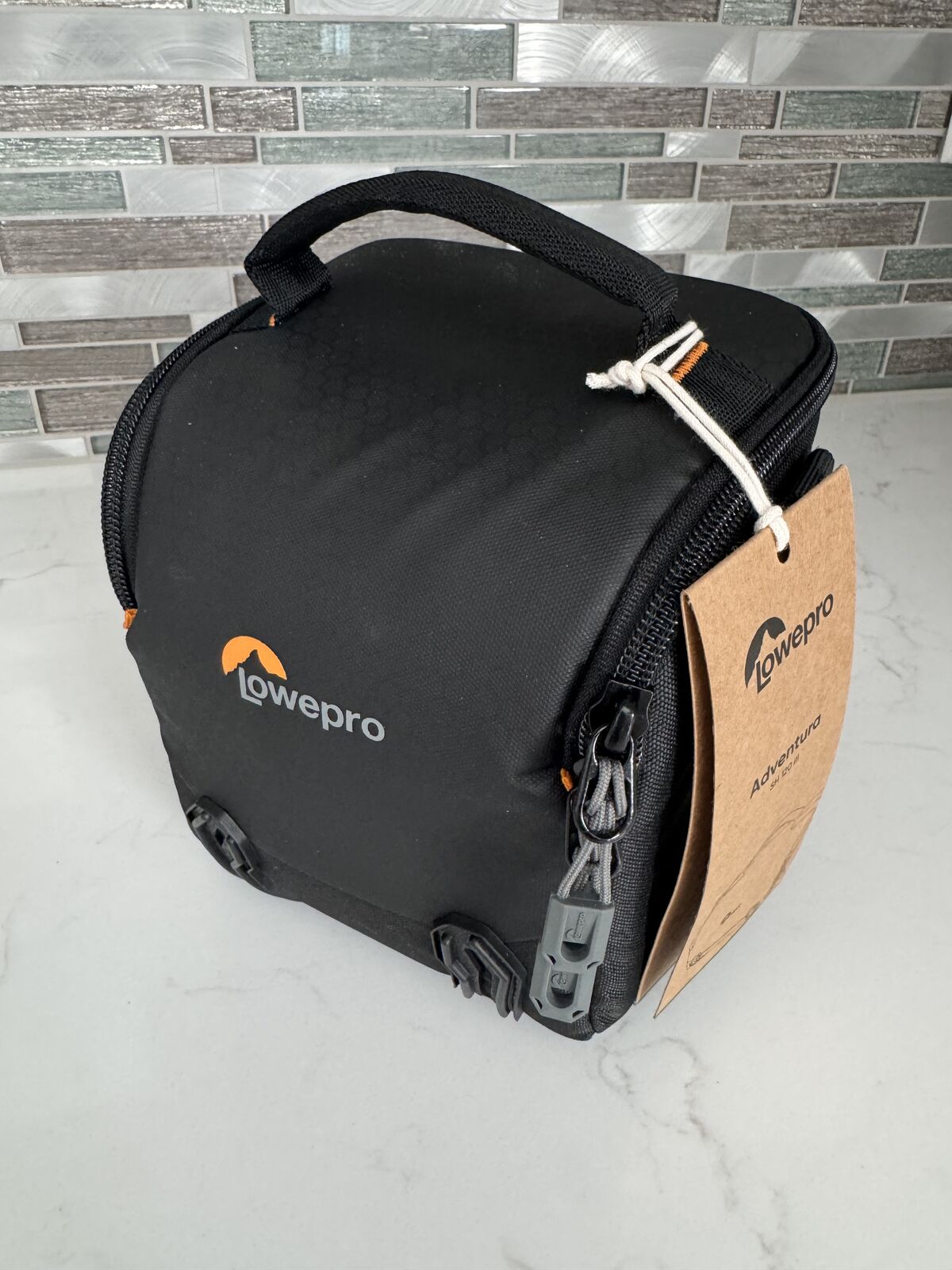 NEW Lowepro - Adventura Go SH 120 II Camera Shoulder Bag | Cameras DSLR ...