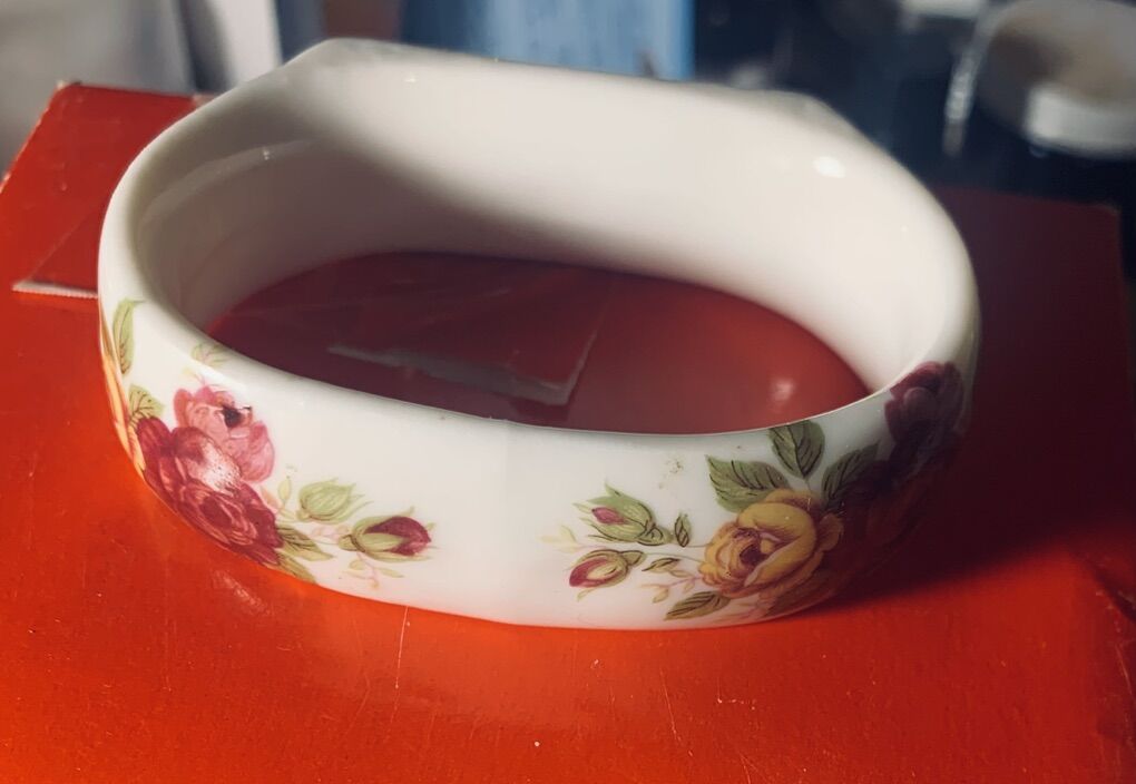 Milk Bone China Napkin Holders Set Of 8 | Kitchen | KSL Classifieds